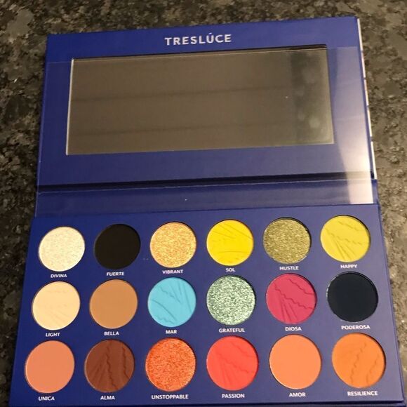 Tresluce | Makeup | Treluce Beauty The I Am Palette Eyeshadow Palette 8 ...